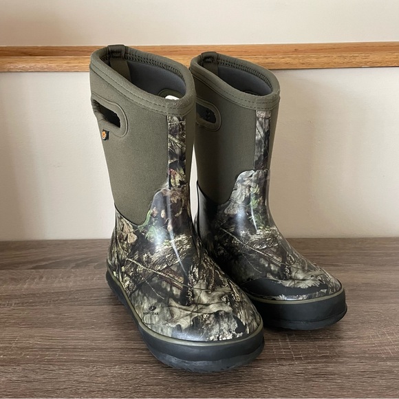 Bogs | Shoes | Bogs Footwear Big Kid Size 2 Classic Ii Camo Boots Rain ...